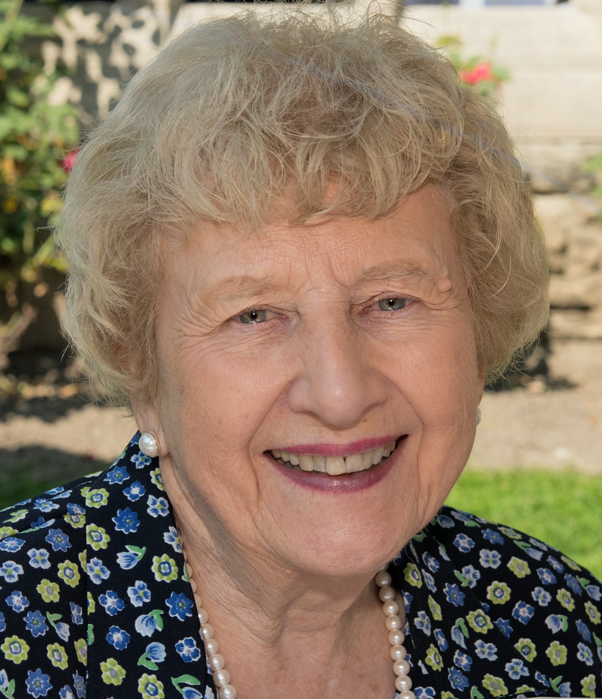 Helen Goggin passes away; Knox College expresses condolences - Knox ...